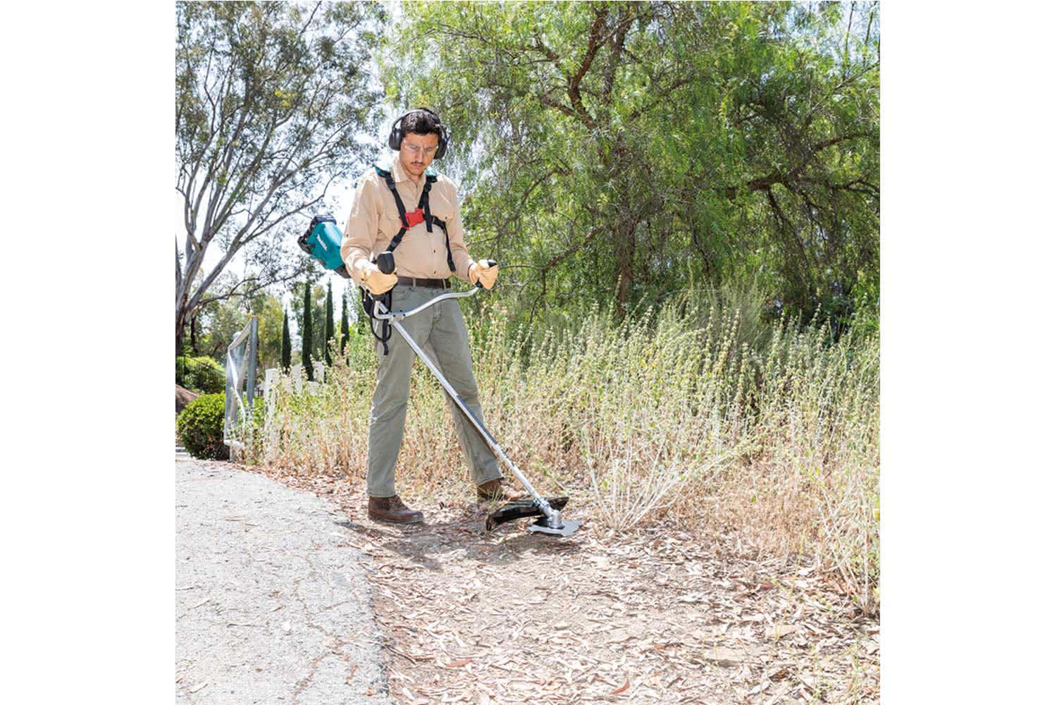 Makita - Product Details - DUR369AZ 18Vx2 (36V) LXT Brushless Line Trimmer- Bike Handle